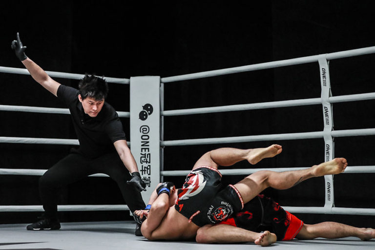 Ze Lang Zha Xi submits Li Zhe at ONE Hero Series 10 | Asian MMA