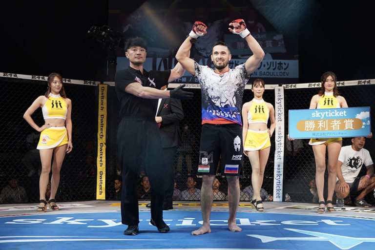 Sadulloev demolishes Kasuya to claim interim 125lbs title at Pancrase ...
