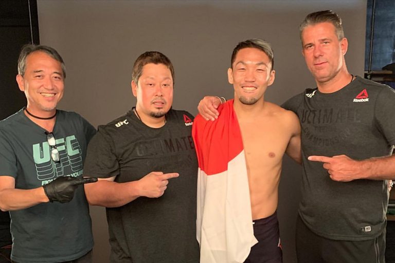Takashi Sato scores quickfire KO win | Asian MMA