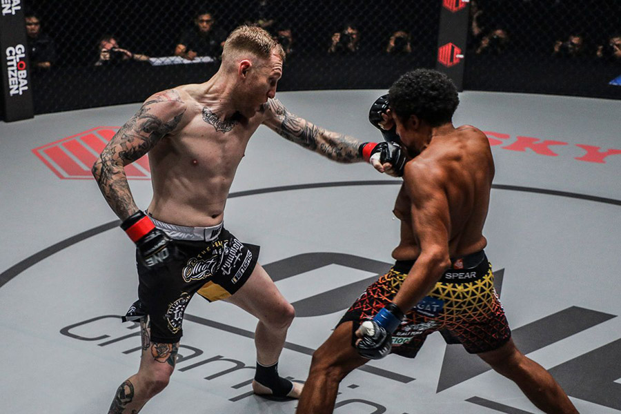 Elliot Compton hopes to overcome a legend | Asian MMA
