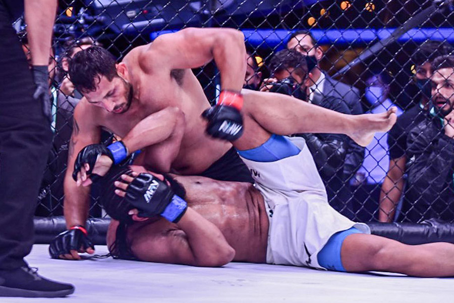 Pawan Mann wina at Matrix Fight Night 5 | Asian MMA