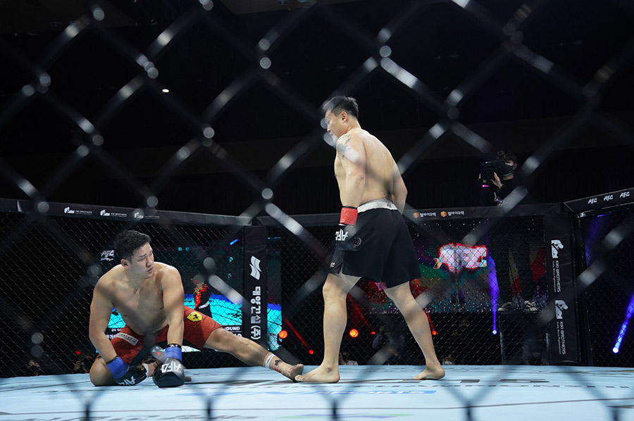 Jae Young Kim beats Sang Il Ahn at AFC 15 | Asian MMA