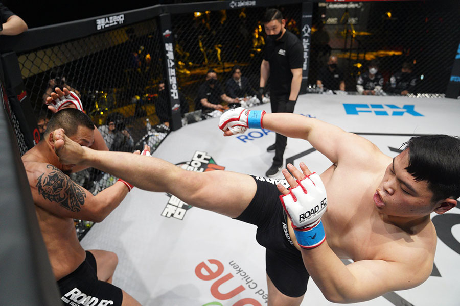 Il Hak Oh chokes out Jung Kyo Park at ARC 4 | Asian MMA