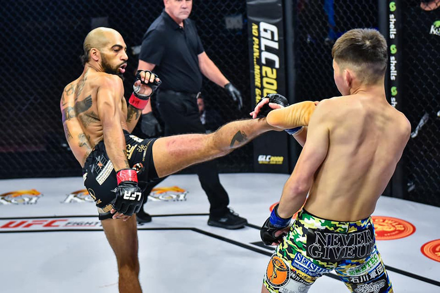 Charles Johnson split decisions Yuma Horiuchi at LFA 110 | Asian MMA