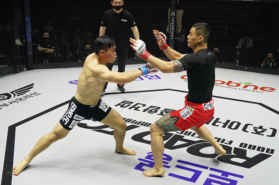 In Su Hwang starches Il Hak Oh at Road FC 58 | Asian MMA