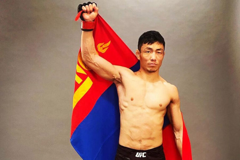 Danaa Batgerel knocks out Brandon Davis at UFC Vegas 40 | Asian MMA