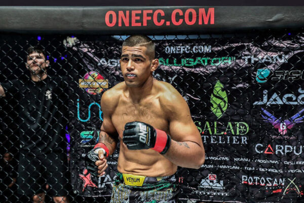 Agilan Thani challenges Hiroyuki Tetsuka to test his chin! | Asian MMA