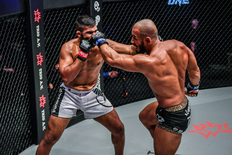 Hiroyuki Tetsuka finishes Agilan Thani in three round slugfest | Asian MMA