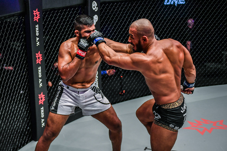 Hiroyuki Tetsuka finishes Agilan Thani in three round slugfest | Asian MMA