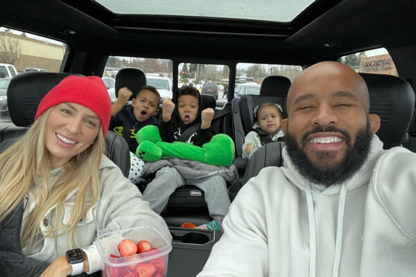 Demetrious Johnson enjoys some family time | Asian MMA