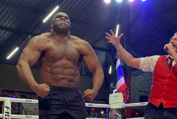 Bob Sapp taunts Mike Tyson, calls him a chicken and a punk | Asian MMA