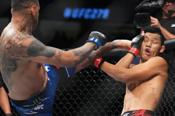 Li Jingliang loses by split decision at UFC 279 | Asian MMA