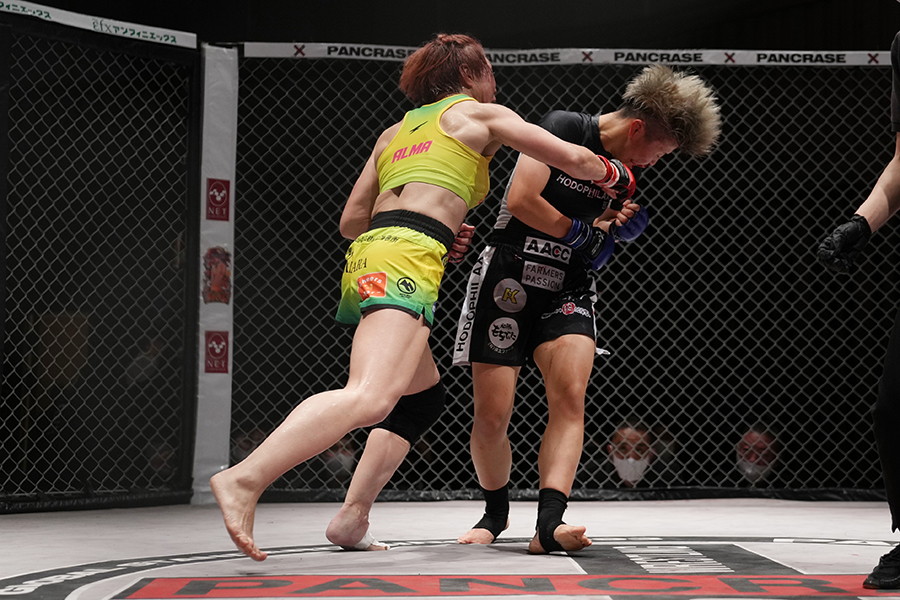 Emi Fujino decisions Ayaka Watanabe at Pancrase Neo Blood | Asian MMA