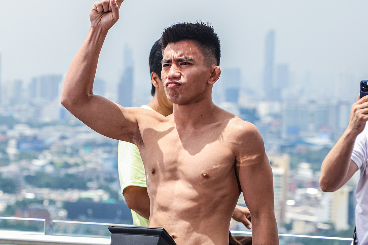 Joshua Pacio hands Mansur Malachiev first career loss | Asian MMA