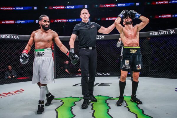 Undefeated boxer loses to retired 40 year old Muay Thai fighter | Asian MMA